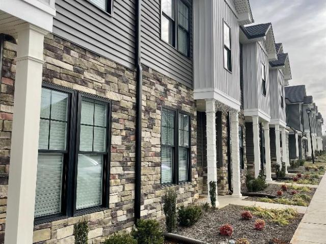 2 Br, 3 bath, Townhouse/Brownstone/RowHouse 93 Warwick Drive