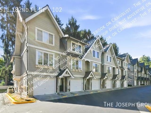2 Br, 3 bath, Townhouse/Brownstone/RowHouse 9511 182nd Pl Ne