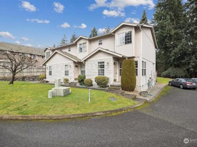 2 Br, 3 bath, Townhouse/Brownstone/RowHouse 9611 161st S East