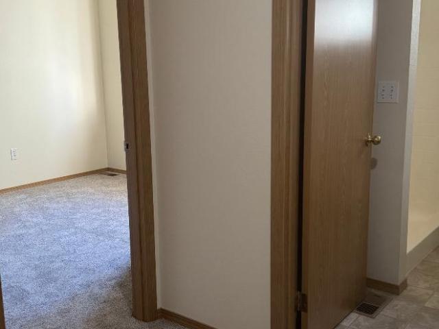 2 Br, 3 bath, Townhouse/Brownstone/RowHouse 9611 161st St E