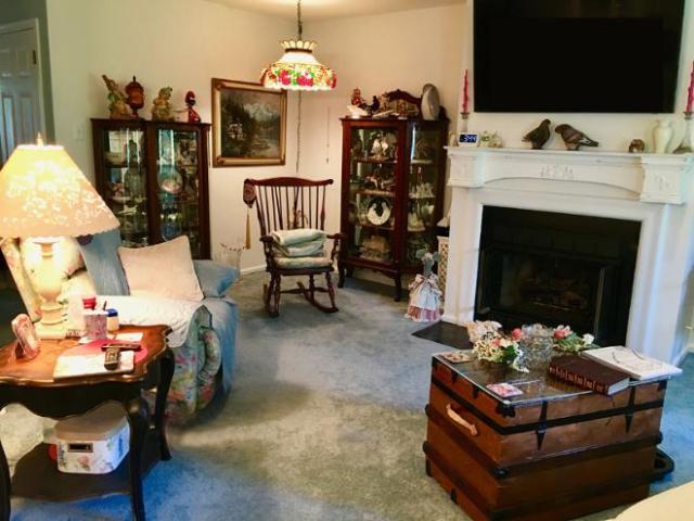2 Br, 3 bath, Townhouse/Brownstone/RowHouse 9 Braeburn Dr