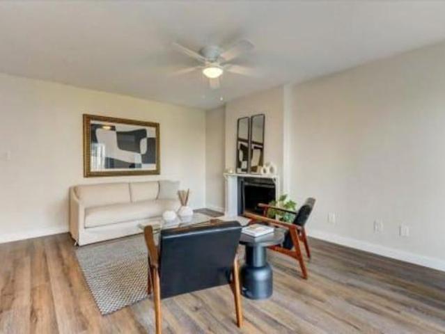 2 Br, 3 bath, Apartment 10028 Royal Ln