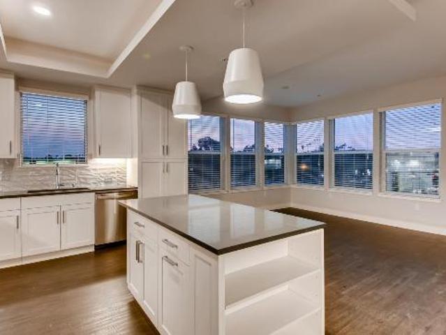 2 Br, 3 bath, Apartment 100 Main Street