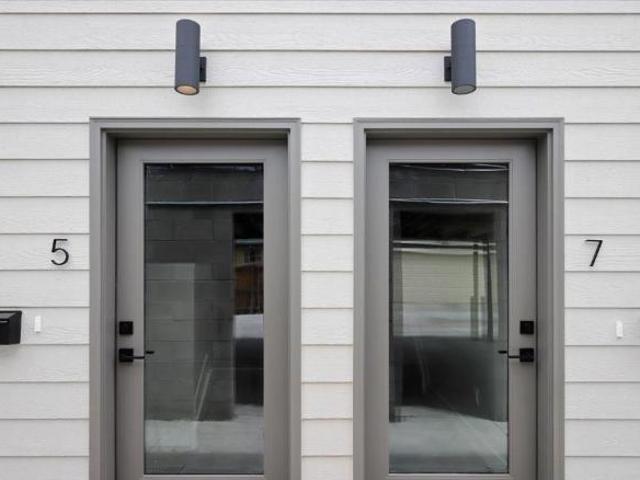 2 Br, 3 bath, Apartment 1327 Jersey St