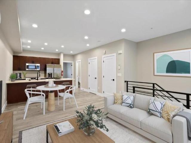 3 Br, 3 bath, Apartment 1327 Jersey St