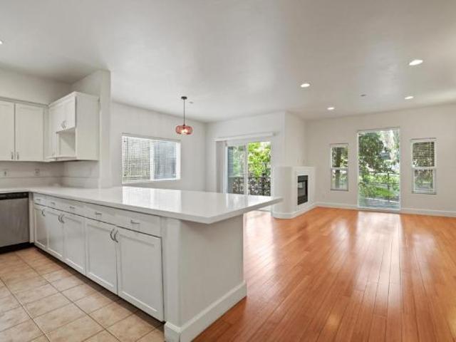 2 Br, 3 bath, Apartment 1433 Federal Ave