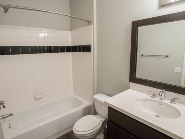 2 Br, 3 bath, Apartment 15600 N Frank Lloyd Wright Blvd
