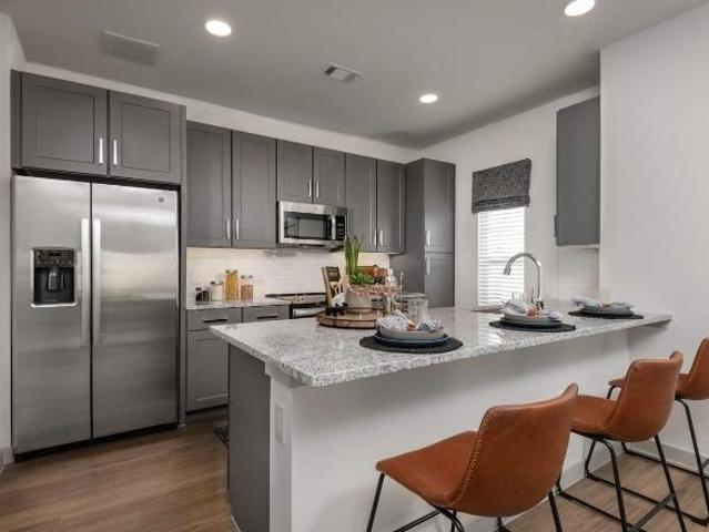 2 Br, 3 bath, Apartment 15901 Championship Pkwy