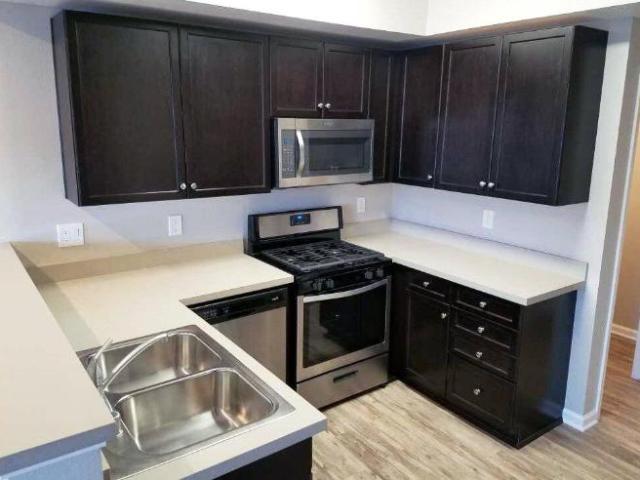 2 Br, 3 bath, Apartment 1890 Junction Blvd