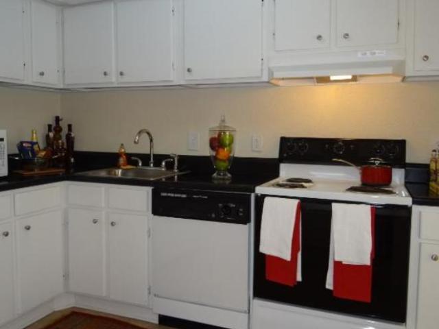 2 Br, 3 bath, Apartment 1801 Williamsburg Rd