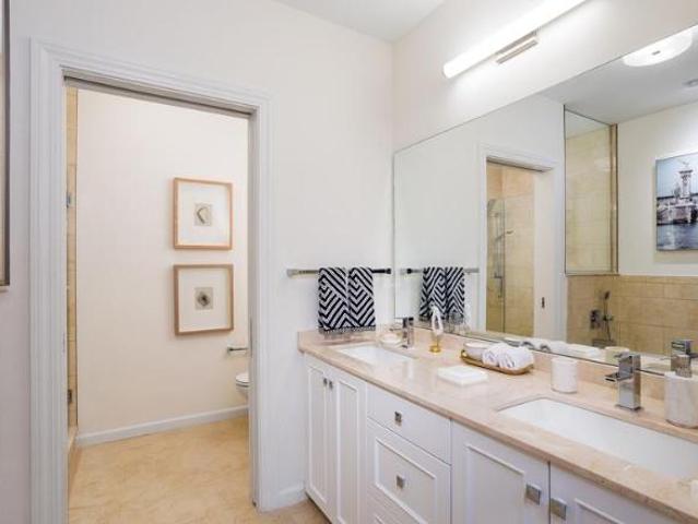 2 Br, 3 bath, Apartment 199 LaGrange Street