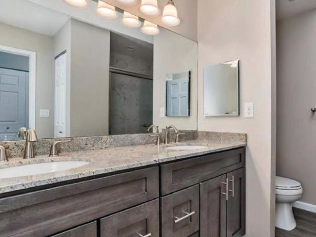 2 Br, 3 bath, Apartment 2110 Farnon Ct