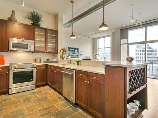 2 Br, 3 bath, Apartment 2215 Cedar Springs Road
