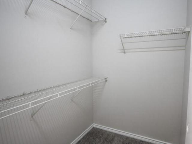 2 Br, 3 bath, Apartment 2805 Par Dr