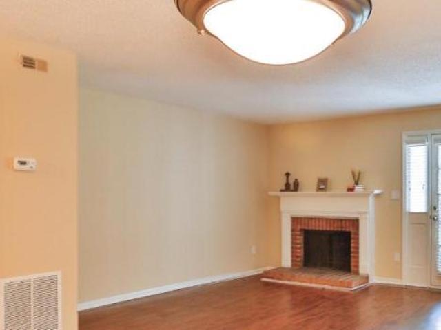 2 Br, 3 bath, Apartment 4051 Bannockburn Pl