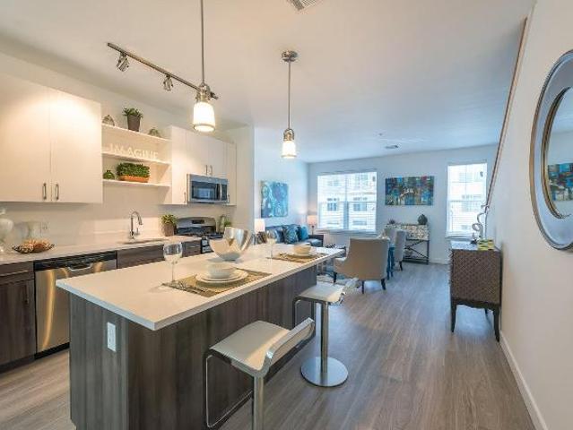 2 Br, 3 bath, Apartment 5 Constitution Court