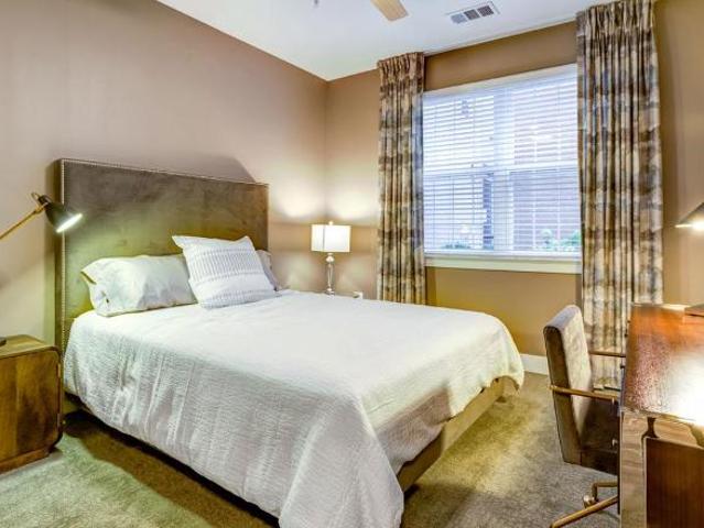2 Br, 3 bath, Apartment 675 Station Blvd