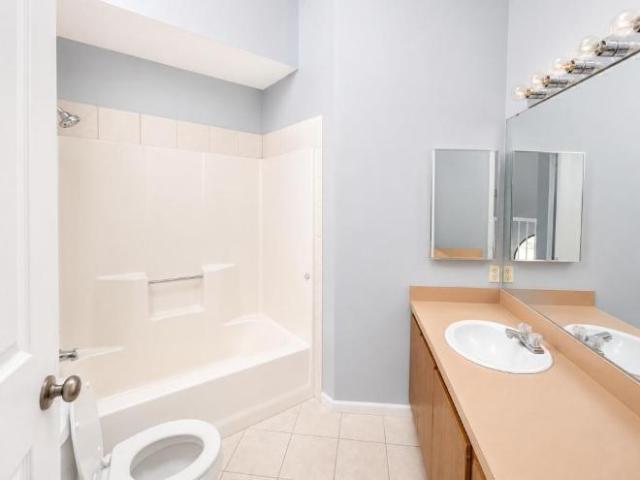 2 Br, 3 bath, Apartment 7457 E Huntington Dr