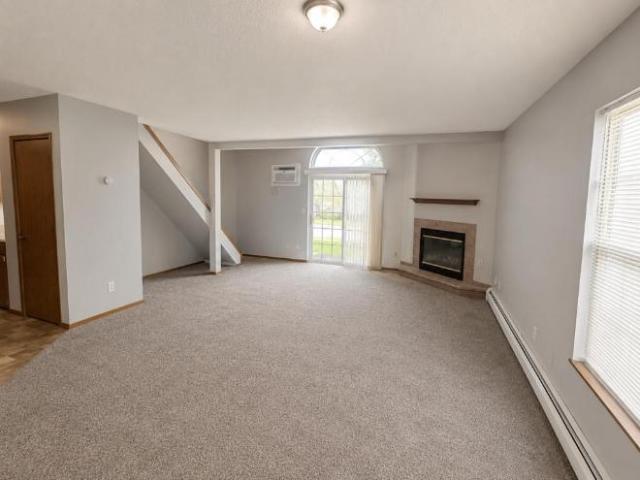 2 Br, 3 bath, Apartment 7457 E Huntington Dr