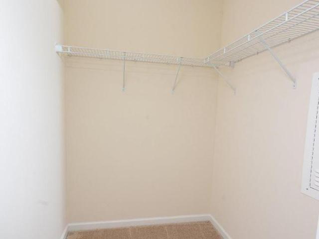 2 Br, 3 bath, Apartment 9015 Kings Grant Dr