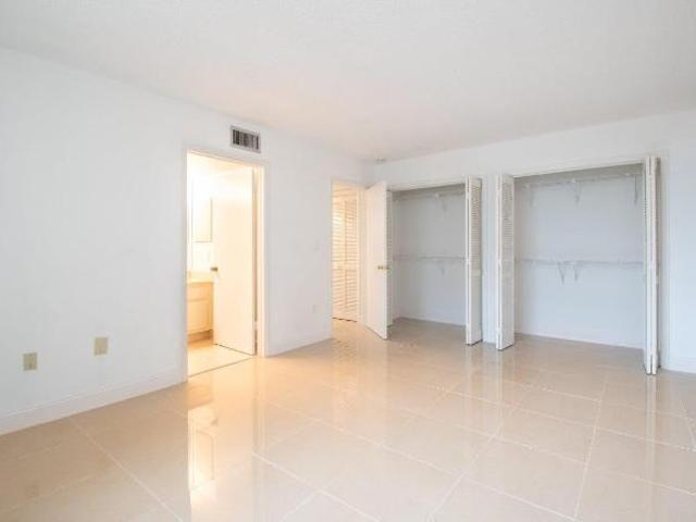 2 Br, 3 bath, Apartment 9200 Bay Harbor Te9200 Bay Harbor Ter