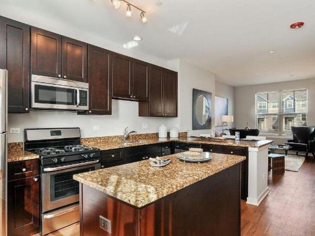 2 Br, 3 bath, Apartment 9510 140th St