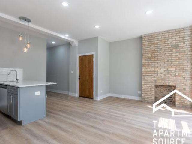 2 Br, 3 bath, Condo 428 West Belden Ave