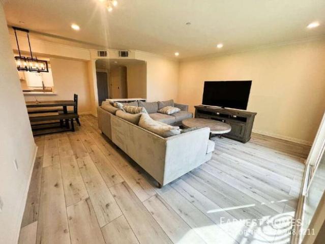 2 Br, 3 bath, Condo 4533 Vista Del Monte Ave