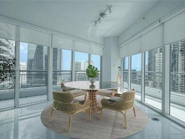 2 Br, 3 bath, Condo 60 SW 13th St
