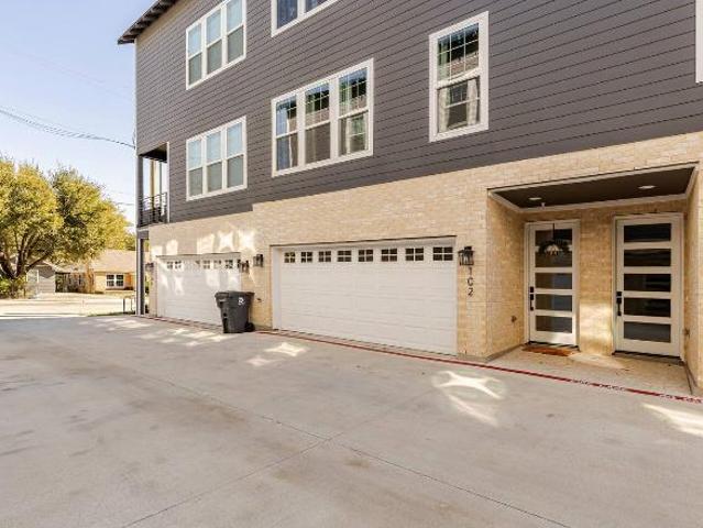 2 Br, 3 bath, Condo 631 N Tyler St