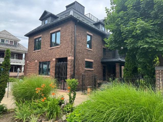 2 Br, 3 bath, Condo 6810 Herman Ave Up