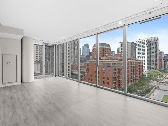 2 Br, 3 bath, Condo 6 E Huron St