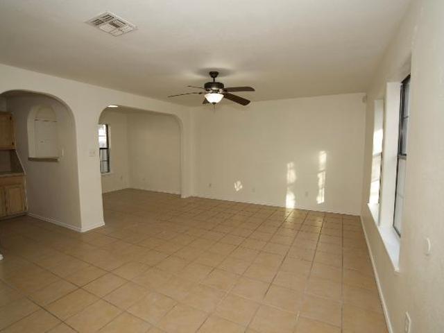2 Br, 3 bath, Condo 746 Sonesta Dr