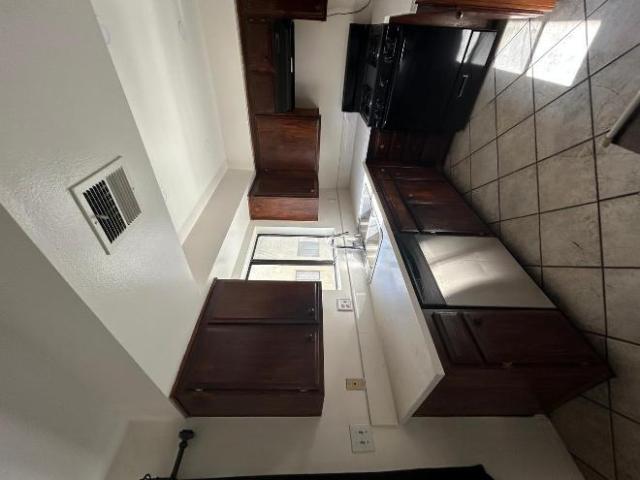 2 Br, 3 bath, Condo 8750 Kester Ave