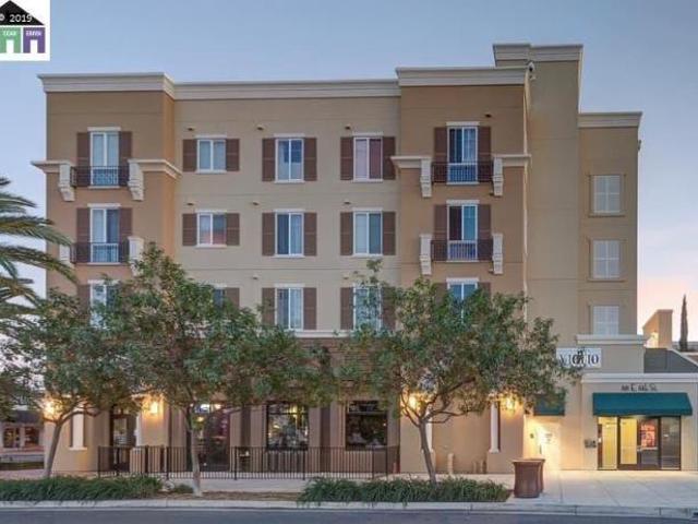 2 Br, 3 bath, Condo 88 E 6 St