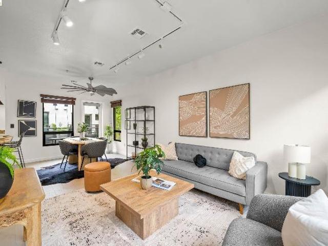 2 Br, 3 bath, Condo 903 Zephyr Dr