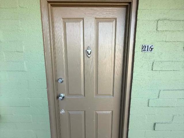 2 Br, 3 bath, Condo 931 N Euclid Ave