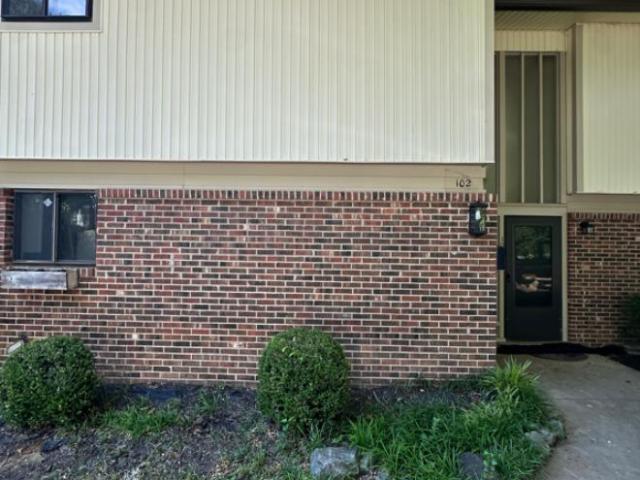 2 Br, 3 bath, Condo 102 Briarview Cir