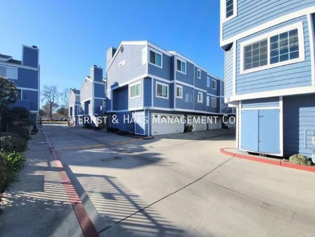 2 Br, 3 bath, Condo 111 W Spring St