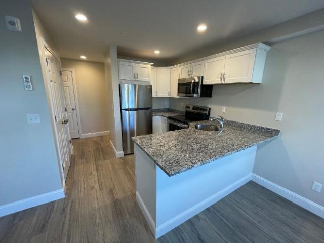 2 Br, 3 bath, Condo 129 Kenoza Ave