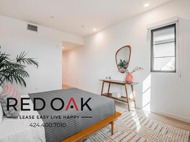 2 Br, 3 bath, Condo 1333 S Orange Grove Ave