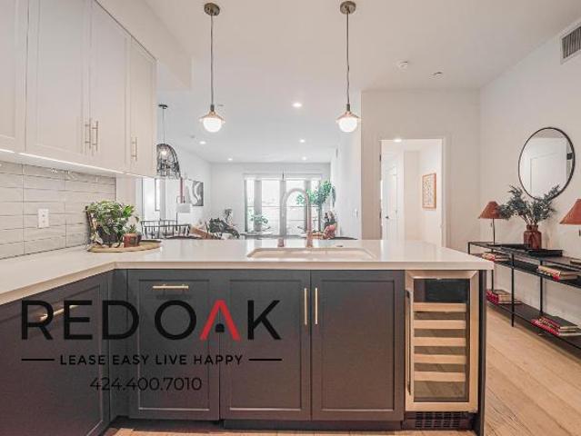 2 Br, 3 bath, Condo 1333 S Orange Grove Ave