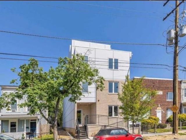 2 Br, 3 bath, Condo 1416 22nd St SE