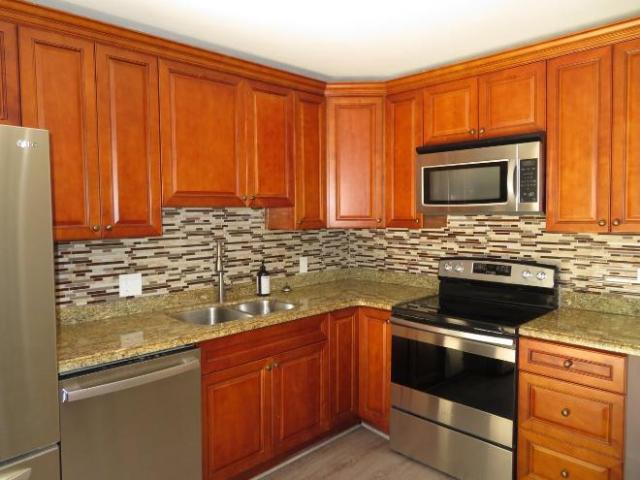 2 Br, 3 bath, Condo 1700 Embassy Drive