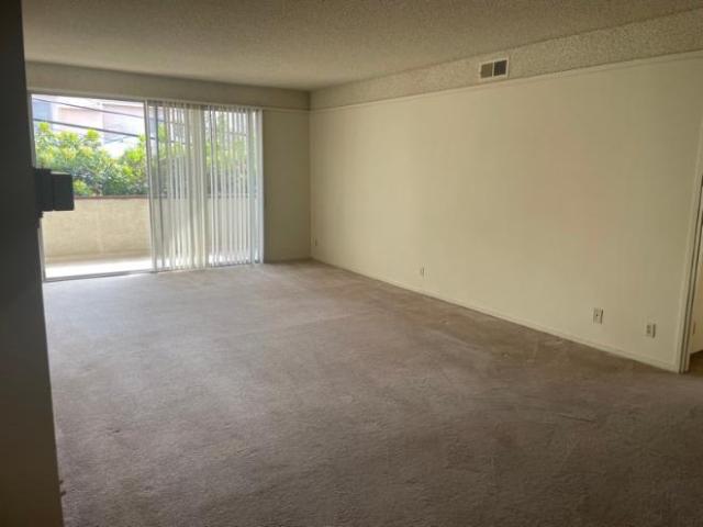 2 Br, 3 bath, Condo 1840 Fairburn Ave