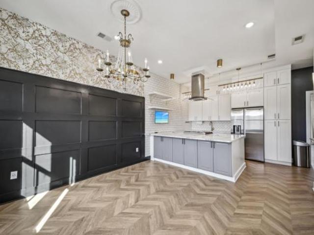 2 Br, 3 bath, Condo 2012 D St NE