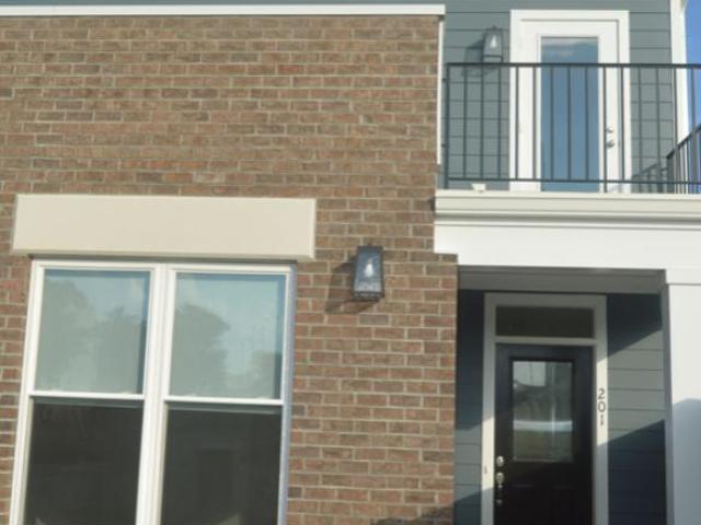 2 Br, 3 bath, Condo 201 Cowardin Ave