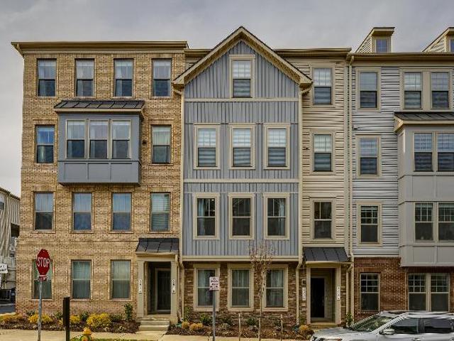 2 Br, 3 bath, Condo 203a Park Central Ter