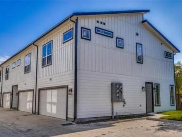 2 Br, 3 bath, Condo 2112 Shea Rd