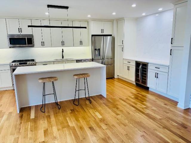 2 Br, 3 bath, Condo 222 S Racine
